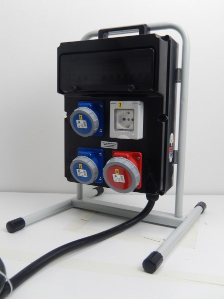 MEDIUM 10 KW DISTRIBUTION BOARD - 1 CEE 16 A three-phase and neutral ...